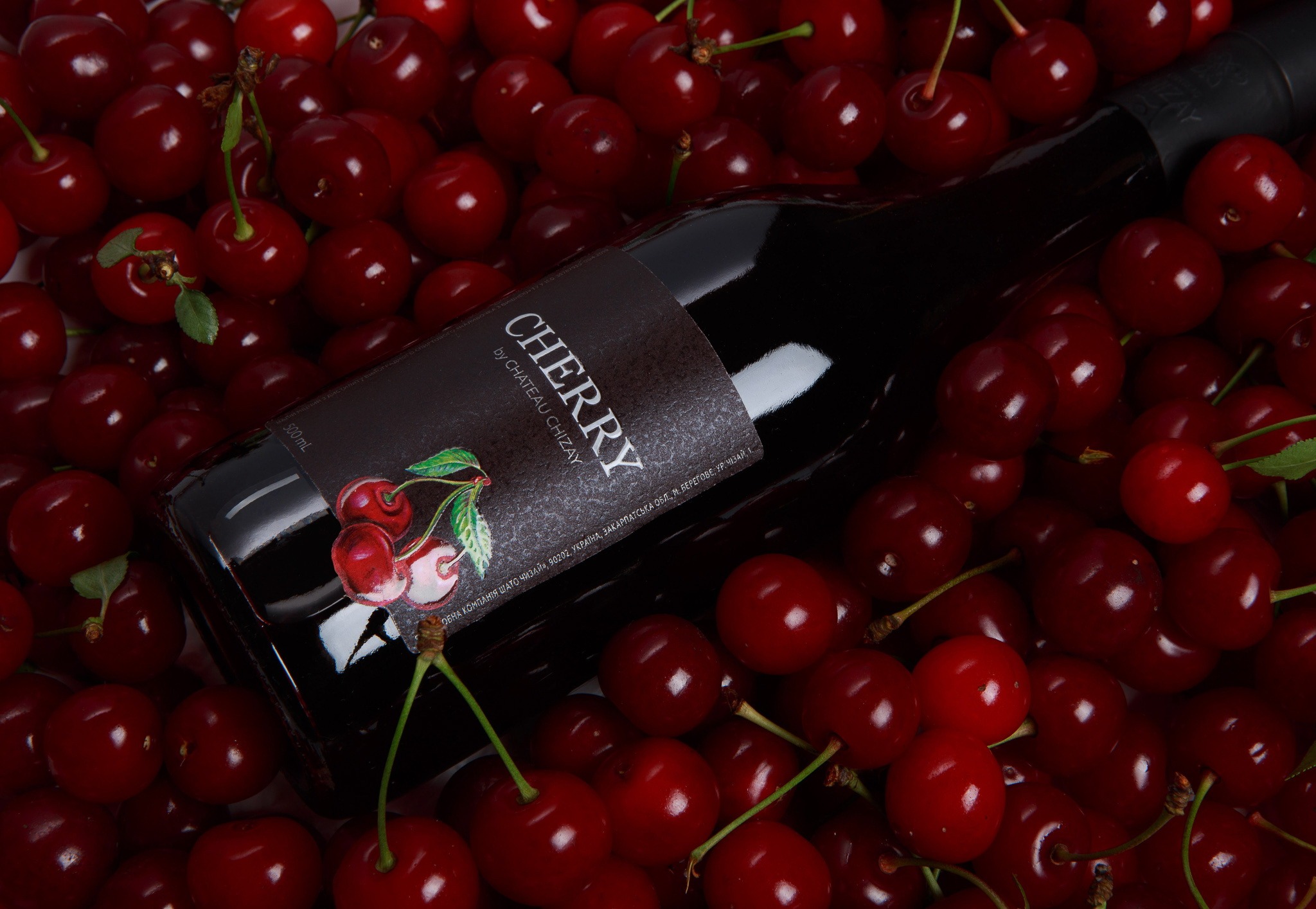Вишнева наливка Cherry. В основі виноградний дистилят